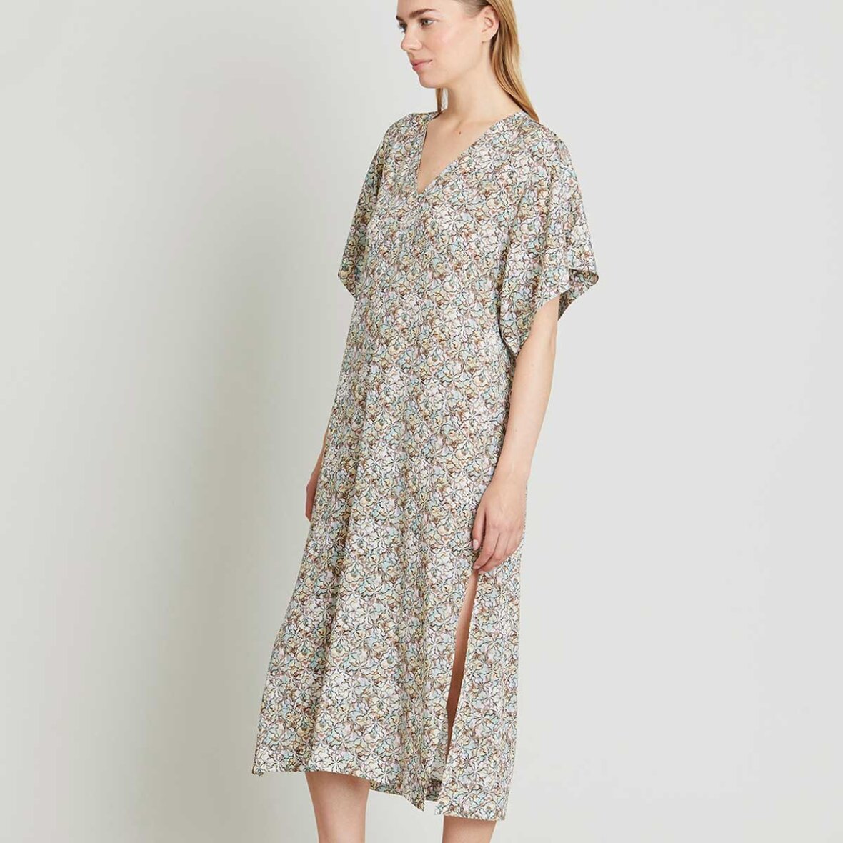 HEARTMADE VIONA KJOLE | PARADISE PINK - Stokværk